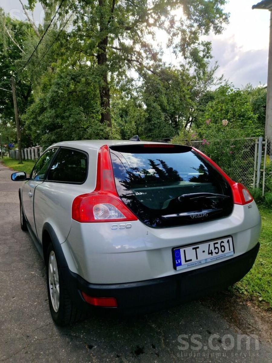 Grey Volvo C30 2007 in Riga, with an engine capacity of 2.00 L and mileage of 292 thousand km for 2950 €, photo 11 on AUTOMOTO.COM.LV