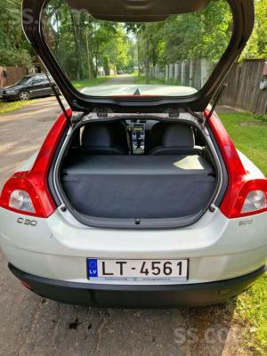 Grey Volvo C30 2007 in Riga, with an engine capacity of 2.00 L and mileage of 292 thousand km for 2950 €, photo 12 on AUTOMOTO.COM.LV