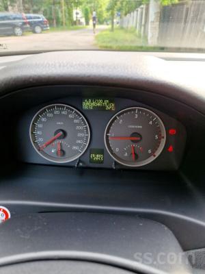 Grey Volvo C30 2007 in Riga, with an engine capacity of 2.00 L and mileage of 292 thousand km for 2550 €, photo 8 on AUTOMOTO.COM.LV