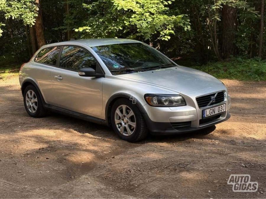 Grey Volvo C30 2007 in Utena, with an engine capacity of 2.00 L and mileage of 353 thousand km for 1450 €, photo 3 on AUTOMOTO.COM.LV