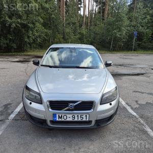 Серый Вольво Ц30 2007 в Рига, объемом двигателя 2.00 л и пробегом 242 тыс. км за 2100 €, фото 3 на AUTOMOTO.COM.LV