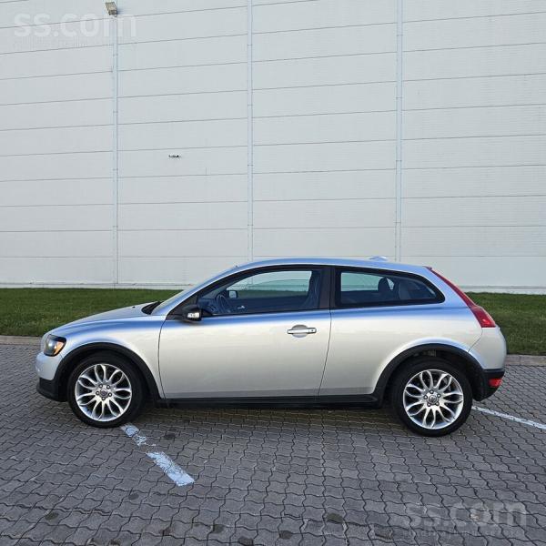 Pelēks Volvo C30 2007 Rīga, ar dzinēja tilpumu 1.60 L un nobraukumu 171 tūkst. km par 3740 €, foto 6 vietnē AUTOMOTO.COM.LV