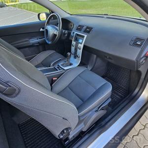 Grey Volvo C30 2007 in Riga, with an engine capacity of 1.60 L and mileage of 171 thousand km for 3890 €, photo 14 on AUTOMOTO.COM.LV