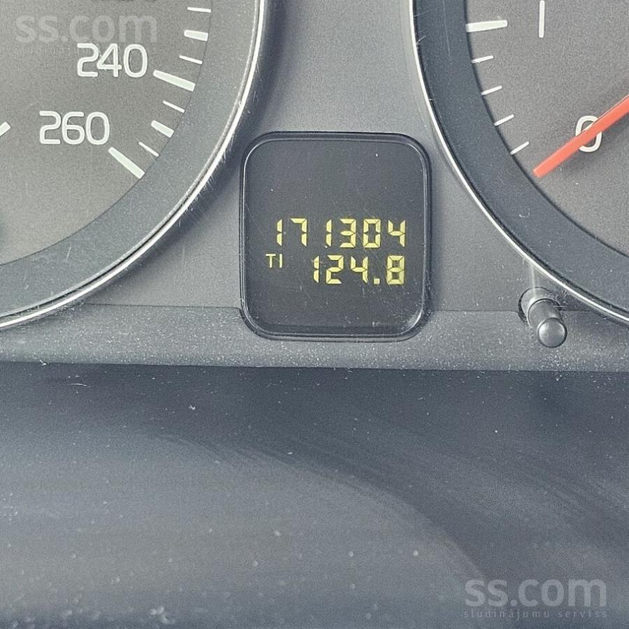 Grey Volvo C30 2007 in Riga, with an engine capacity of 1.60 L and mileage of 171 thousand km for 3890 €, photo 23 on AUTOMOTO.COM.LV