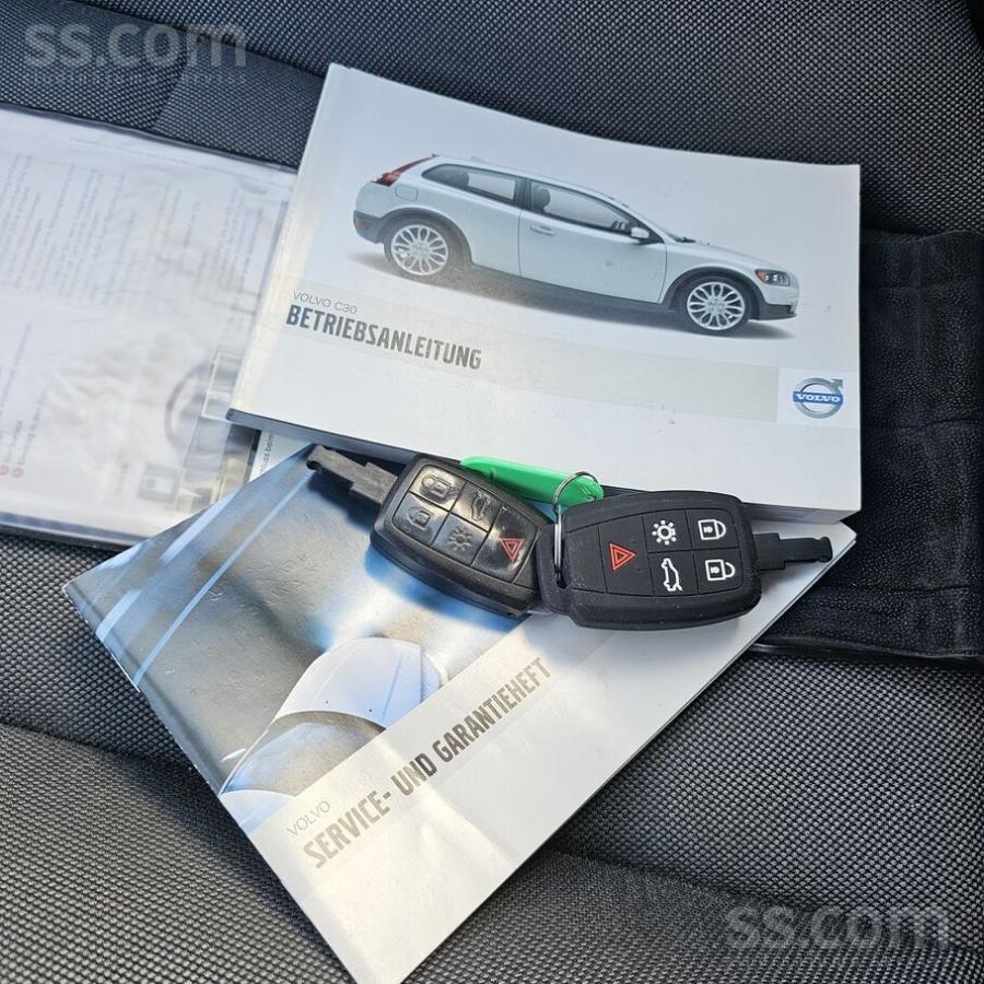 Grey Volvo C30 2007 in Riga, with an engine capacity of 1.60 L and mileage of 171 thousand km for 3890 €, photo 24 on AUTOMOTO.COM.LV