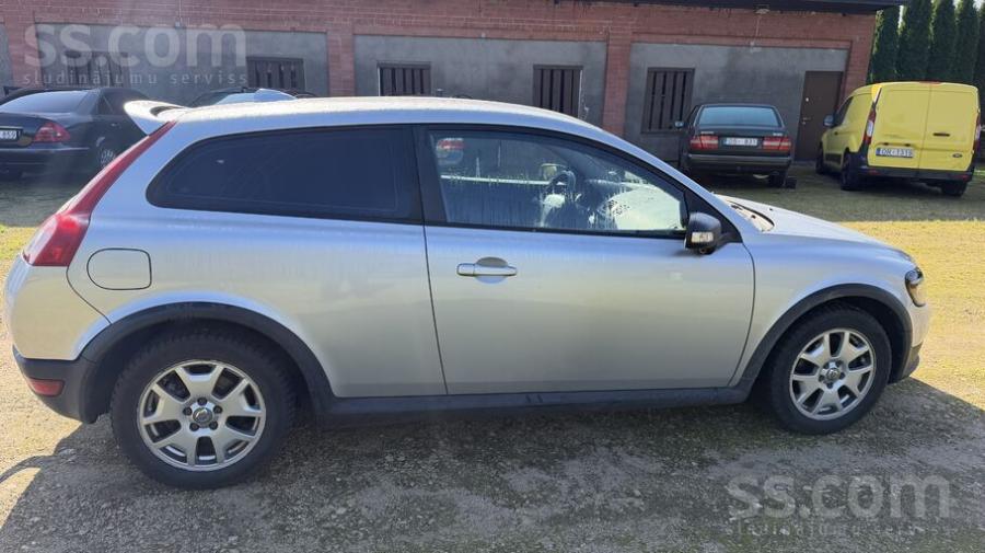 Pelēks Volvo C30 2007 Limbaži, ar dzinēja tilpumu 1.80 L un nobraukumu 275 tūkst. km par 3250 €, foto 9 vietnē AUTOMOTO.COM.LV