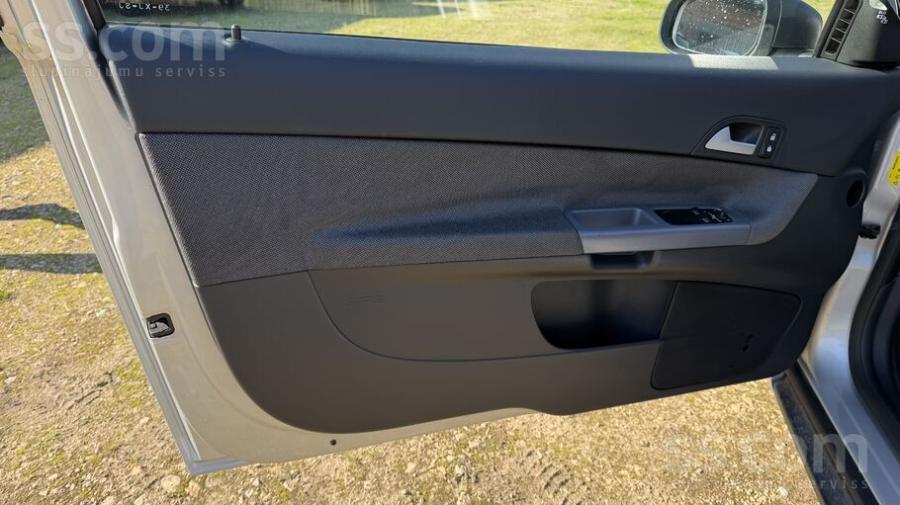 Pelēks Volvo C30 2007 Limbaži, ar dzinēja tilpumu 1.80 L un nobraukumu 275 tūkst. km par 3250 €, foto 14 vietnē AUTOMOTO.COM.LV