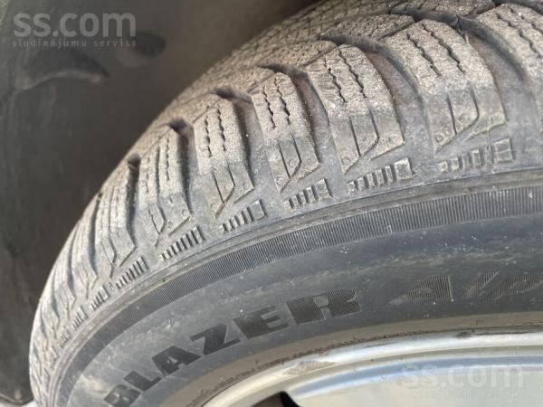 Pelēks Volvo C30 2008 Rīga, ar dzinēja tilpumu 1.80 L un nobraukumu 273 tūkst. km par 2100 €, foto 2 vietnē AUTOMOTO.COM.LV