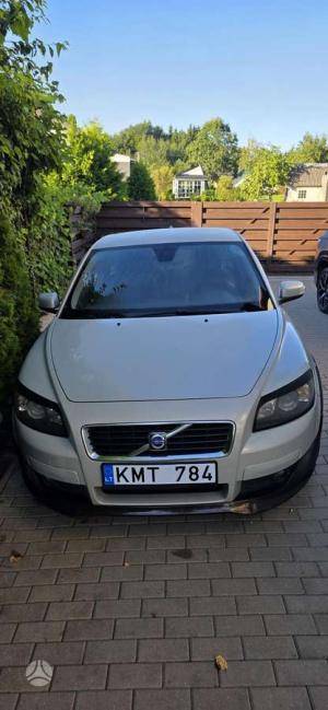Pelēks Volvo C30 2008 Viļņa, ar dzinēja tilpumu 2.00 L un nobraukumu 259 tūkst. km par 2300 €, foto 7 vietnē AUTOMOTO.COM.LV