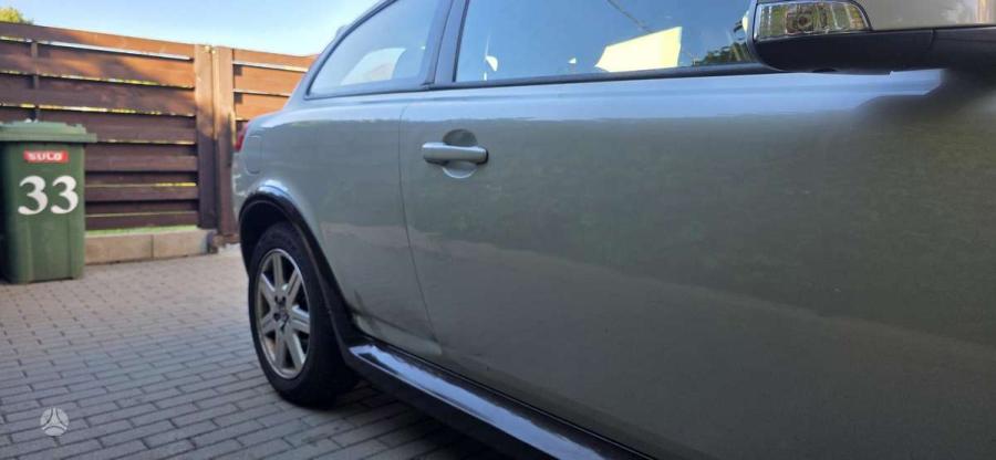 Pelēks Volvo C30 2008 Viļņa, ar dzinēja tilpumu 2.00 L un nobraukumu 259 tūkst. km par 2300 €, foto 10 vietnē AUTOMOTO.COM.LV