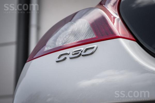 Volvo C30 2008 Rīga vietnē Pelēks Volvo C30 2008 Rīga, ar dzinēja tilpumu 2.00 L un nobraukumu 293 tūkst. km par 2990 €, foto 8 vietnē AUTOMOTO.COM.LV