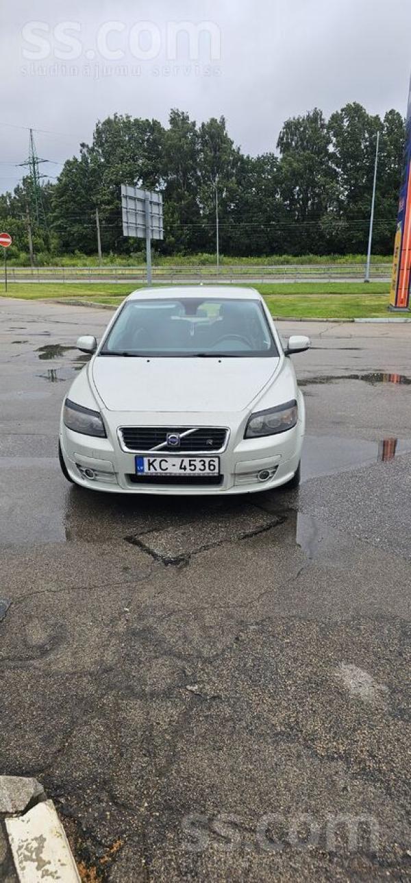Pelēks Volvo C30 2008 Rīga, ar dzinēja tilpumu 2.00 L un nobraukumu 270 tūkst. km par 1600 €, foto 5 vietnē AUTOMOTO.COM.LV