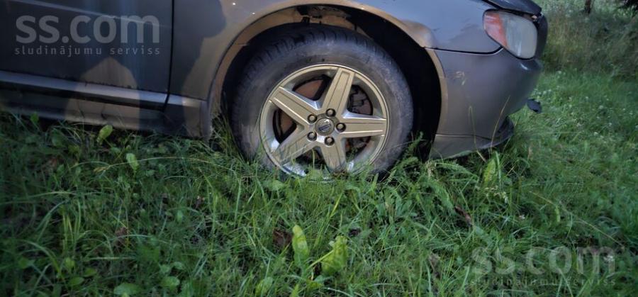 Pelēks Volvo C30 2008 Rīga, ar dzinēja tilpumu 2.00 L un nobraukumu 270 tūkst. km par 1600 €, foto 6 vietnē AUTOMOTO.COM.LV