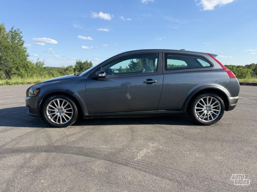 Grey Volvo C30 2009 in Vilnius, with an engine capacity of 1.60 L and mileage of 297 thousand km for 1750 €, photo 5 on AUTOMOTO.COM.LV