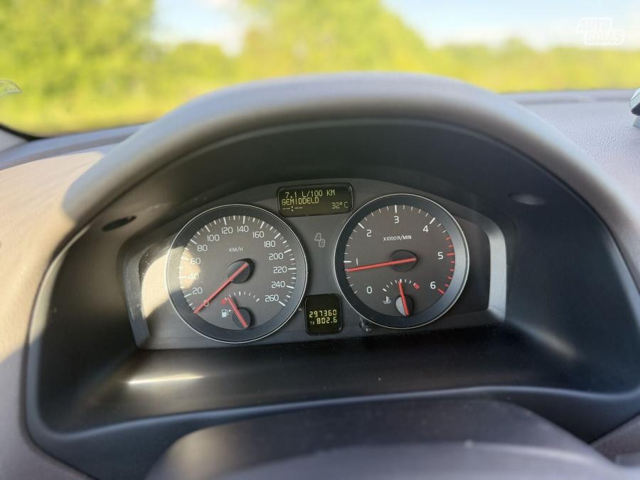 Grey Volvo C30 2009 in Vilnius, with an engine capacity of 1.60 L and mileage of 297 thousand km for 1750 €, photo 11 on AUTOMOTO.COM.LV