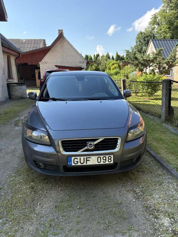 Pelēks Volvo C30 2009 Joniškis, ar dzinēja tilpumu 2.40 L un nobraukumu 388 tūkst. km par 2300 €, foto 2 vietnē AUTOMOTO.COM.LV