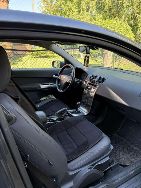 Pelēks Volvo C30 2009 Joniškis, ar dzinēja tilpumu 2.40 L un nobraukumu 388 tūkst. km par 2300 €, foto 3 vietnē AUTOMOTO.COM.LV
