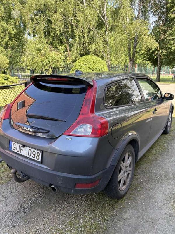 Pelēks Volvo C30 2009 Joniškis, ar dzinēja tilpumu 2.40 L un nobraukumu 388 tūkst. km par 2300 €, foto 5 vietnē AUTOMOTO.COM.LV