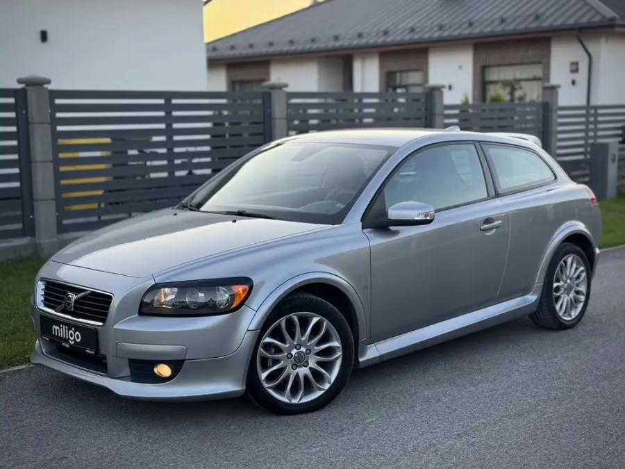 Grey Volvo C30 2009 in Jelgava, with an engine capacity of 1.80 L and mileage of 198 thousand km for 3500 €, photo 1 on AUTOMOTO.COM.LV
