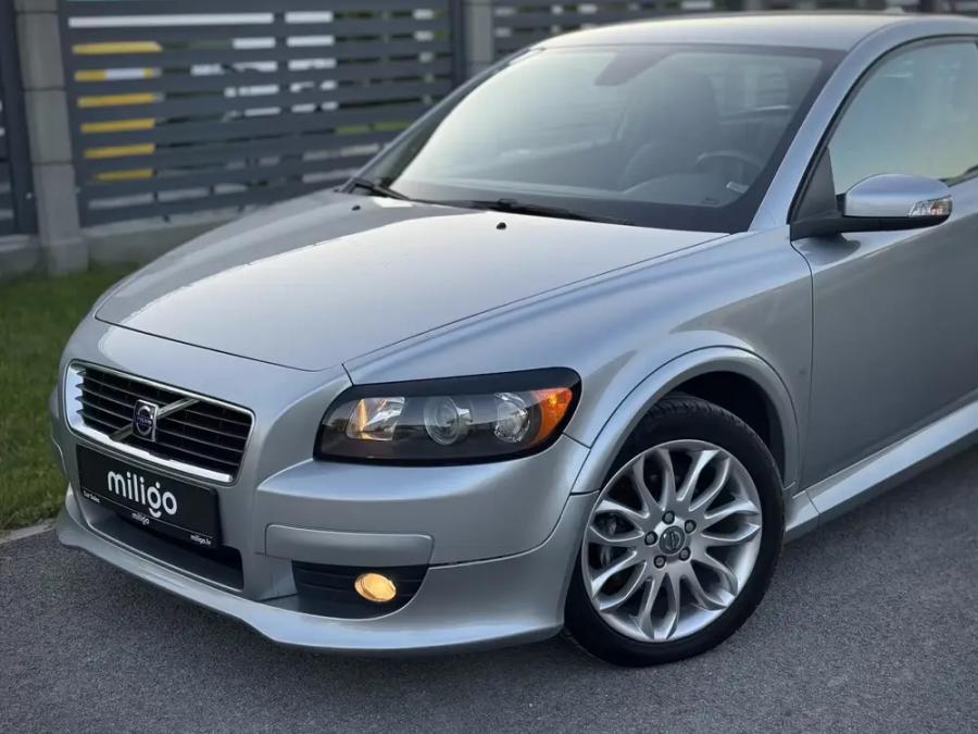Grey Volvo C30 2009 in Jelgava, with an engine capacity of 1.80 L and mileage of 198 thousand km for 3500 €, photo 3 on AUTOMOTO.COM.LV