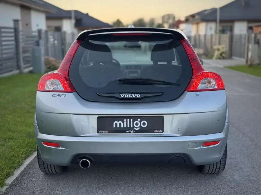 Grey Volvo C30 2009 in Jelgava, with an engine capacity of 1.80 L and mileage of 198 thousand km for 3500 €, photo 9 on AUTOMOTO.COM.LV