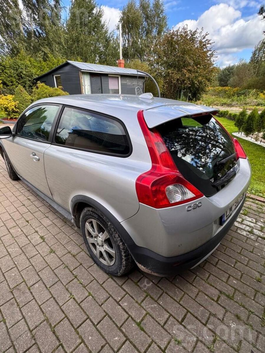 Grey Volvo C30 2009 in Riga, with an engine capacity of 1.60 L and mileage of 280 thousand km for 1750 €, photo 4 on AUTOMOTO.COM.LV