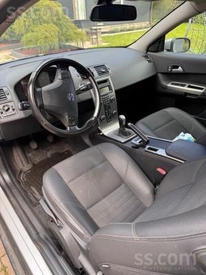 Grey Volvo C30 2009 in Riga, with an engine capacity of 1.60 L and mileage of 280 thousand km for 1750 €, photo 7 on AUTOMOTO.COM.LV