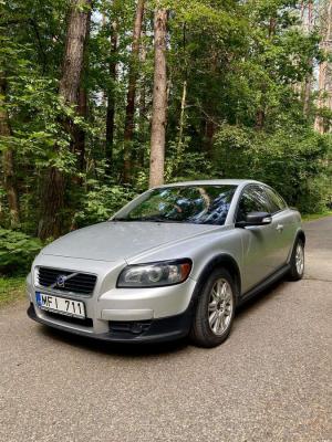 Grey Volvo C30 2009 in Vilnius, with an engine capacity of 1.56 L and mileage of 220 thousand km for 1900 €, photo 1 on AUTOMOTO.COM.LV