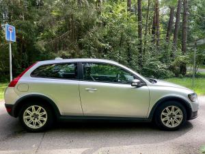 Grey Volvo C30 2009 in Vilnius, with an engine capacity of 1.56 L and mileage of 220 thousand km for 1900 €, photo 4 on AUTOMOTO.COM.LV