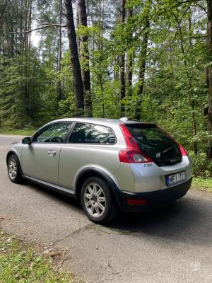 Grey Volvo C30 2009 in Vilnius, with an engine capacity of 1.56 L and mileage of 220 thousand km for 1900 €, photo 7 on AUTOMOTO.COM.LV