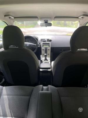Grey Volvo C30 2009 in Vilnius, with an engine capacity of 1.56 L and mileage of 220 thousand km for 1900 €, photo 9 on AUTOMOTO.COM.LV