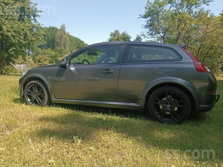 Pelēks Volvo C30 2010 Rīga, ar dzinēja tilpumu 2.40 L un nobraukumu 289 tūkst. km par 3400 €, foto 6 vietnē AUTOMOTO.COM.LV