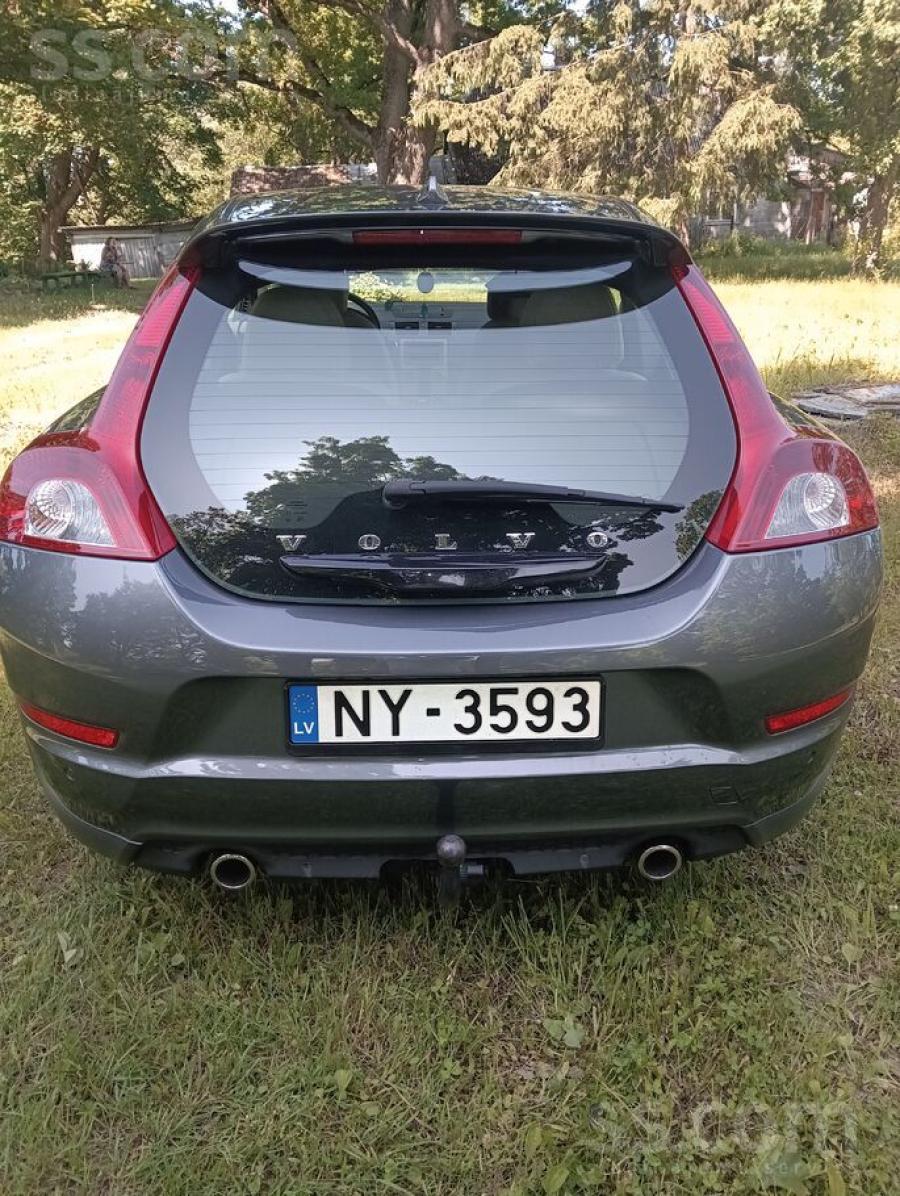 Pelēks Volvo C30 2010 Rīga, ar dzinēja tilpumu 2.40 L un nobraukumu 289 tūkst. km par 3400 €, foto 7 vietnē AUTOMOTO.COM.LV