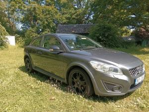Pelēks Volvo C30 2010 Rīga, ar dzinēja tilpumu 2.40 L un nobraukumu 289 tūkst. km par 3400 €, foto 29 vietnē AUTOMOTO.COM.LV