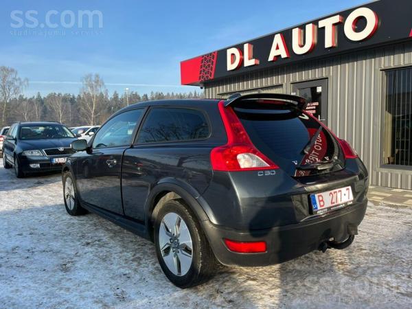 Pelēks Volvo C30 2010 Valmiera, ar dzinēja tilpumu 1.60 L un nobraukumu 336 tūkst. km par 3450 €, foto 4 vietnē AUTOMOTO.COM.LV