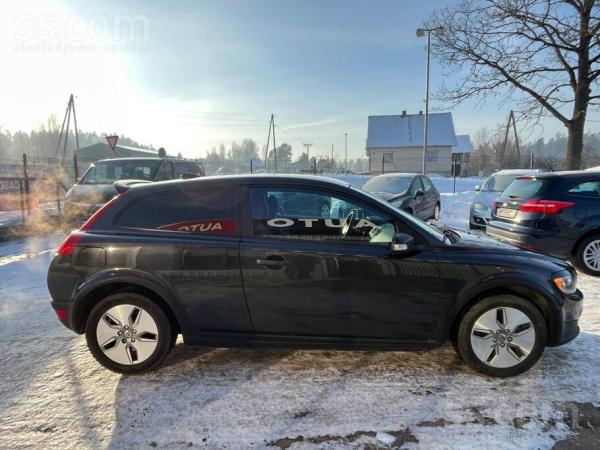 Pelēks Volvo C30 2010 Valmiera, ar dzinēja tilpumu 1.60 L un nobraukumu 336 tūkst. km par 3450 €, foto 8 vietnē AUTOMOTO.COM.LV