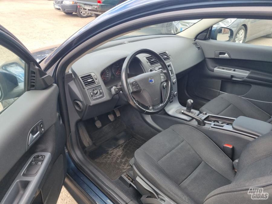 Pelēks Volvo C30 2010 Pakruojis, ar dzinēja tilpumu 1.60 L un nobraukumu 263 tūkst. km par 2700 €, foto 8 vietnē AUTOMOTO.COM.LV