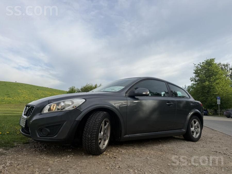 Pelēks Volvo C30 2010 Rīga, ar dzinēja tilpumu 1.60 L un nobraukumu 187 tūkst. km par 2390 €, foto 5 vietnē AUTOMOTO.COM.LV