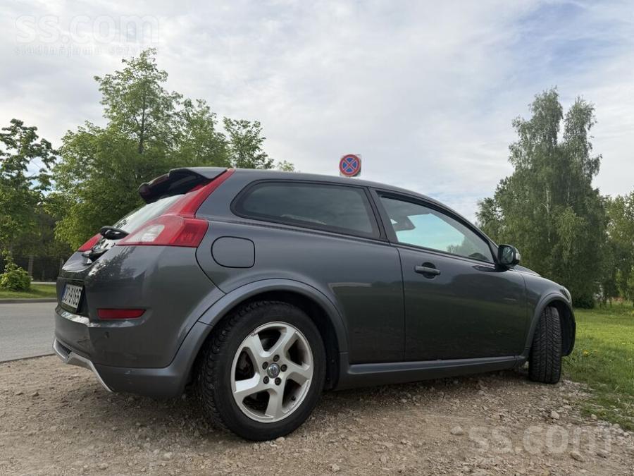 Pelēks Volvo C30 2010 Rīga, ar dzinēja tilpumu 1.60 L un nobraukumu 187 tūkst. km par 2390 €, foto 6 vietnē AUTOMOTO.COM.LV