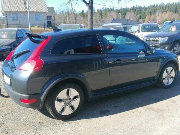Pelēks Volvo C30 2010 Valmiera, ar dzinēja tilpumu 1.60 L un nobraukumu 336 tūkst. km par 3450 €, foto 5 vietnē AUTOMOTO.COM.LV