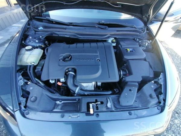 Pelēks Volvo C30 2010 Valmiera, ar dzinēja tilpumu 1.60 L un nobraukumu 336 tūkst. km par 3450 €, foto 10 vietnē AUTOMOTO.COM.LV