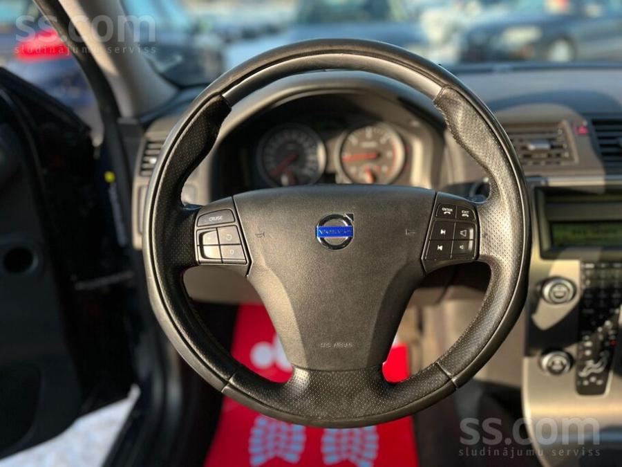 Pelēks Volvo C30 2010 Valmiera, ar dzinēja tilpumu 1.60 L un nobraukumu 336 tūkst. km par 3450 €, foto 15 vietnē AUTOMOTO.COM.LV