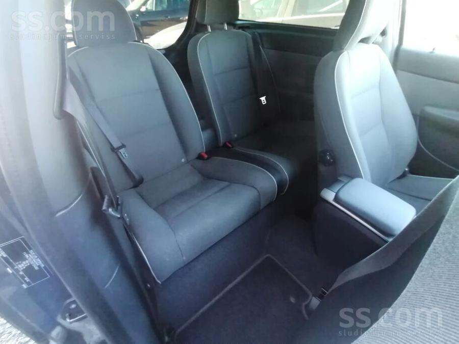 Pelēks Volvo C30 2010 Valmiera, ar dzinēja tilpumu 1.60 L un nobraukumu 336 tūkst. km par 3450 €, foto 24 vietnē AUTOMOTO.COM.LV