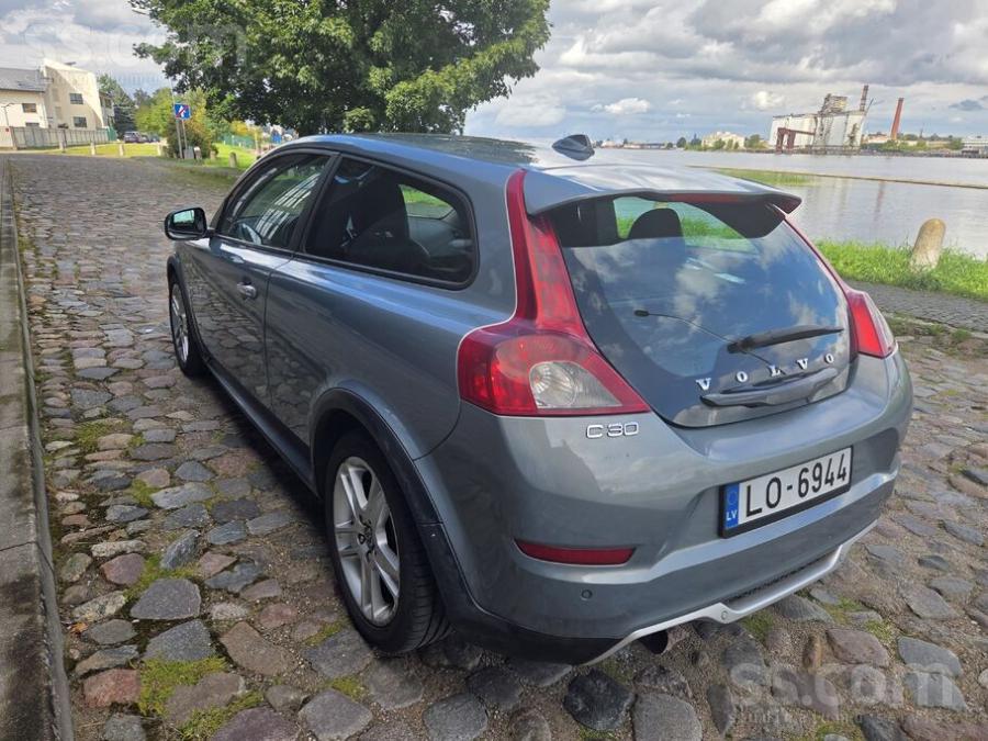 Grey Volvo C30 2010 in Riga, with an engine capacity of 1.60 L and mileage of 201 thousand km for 2150 €, photo 6 on AUTOMOTO.COM.LV