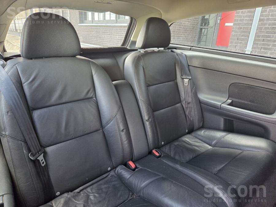 Grey Volvo C30 2010 in Riga, with an engine capacity of 1.60 L and mileage of 201 thousand km for 2150 €, photo 13 on AUTOMOTO.COM.LV