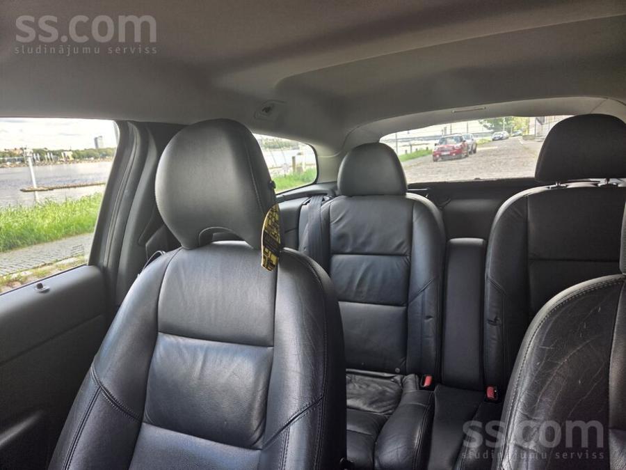 Grey Volvo C30 2010 in Riga, with an engine capacity of 1.60 L and mileage of 201 thousand km for 2150 €, photo 15 on AUTOMOTO.COM.LV