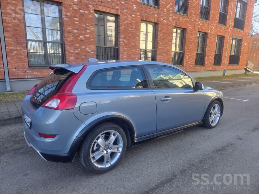 Pelēks Volvo C30 2010 Rīga, ar dzinēja tilpumu 1.60 L un nobraukumu 208 tūkst. km par 2000 €, foto 5 vietnē AUTOMOTO.COM.LV