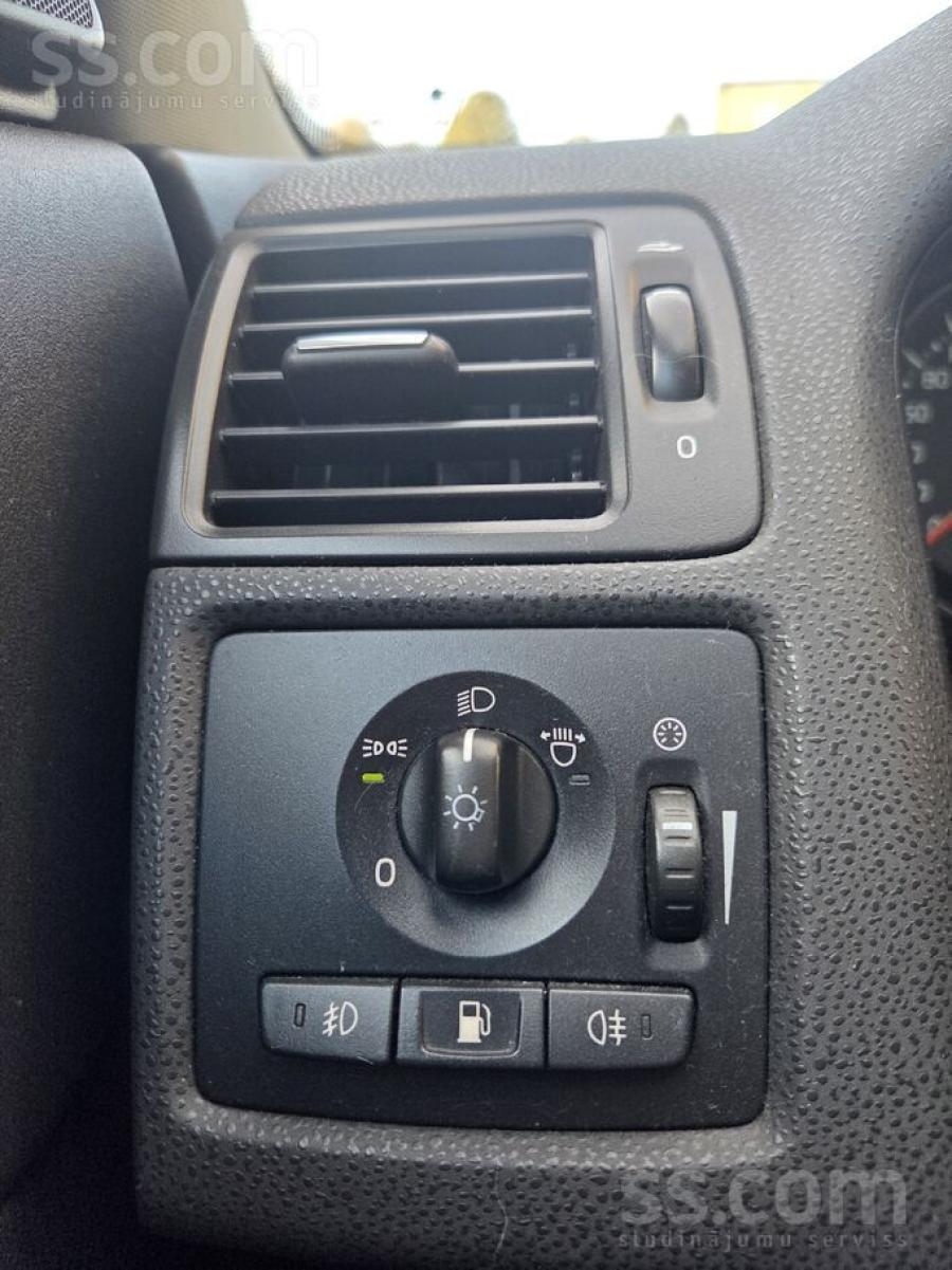 Pelēks Volvo C30 2010 Rīga, ar dzinēja tilpumu 1.60 L un nobraukumu 208 tūkst. km par 2000 €, foto 11 vietnē AUTOMOTO.COM.LV