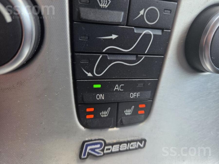 Pelēks Volvo C30 2010 Rīga, ar dzinēja tilpumu 1.60 L un nobraukumu 208 tūkst. km par 2000 €, foto 14 vietnē AUTOMOTO.COM.LV