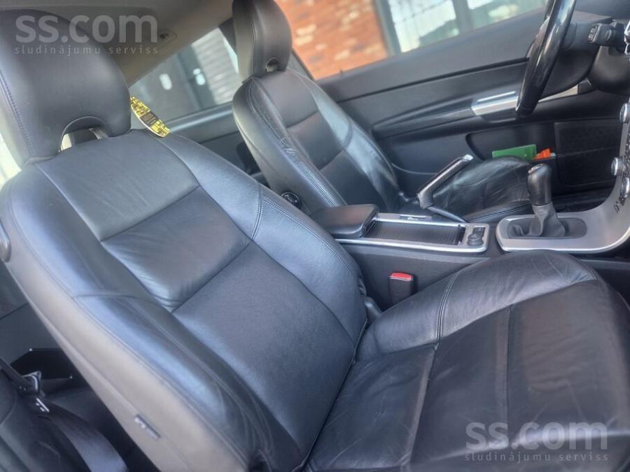 Pelēks Volvo C30 2010 Rīga, ar dzinēja tilpumu 1.60 L un nobraukumu 208 tūkst. km par 2000 €, foto 16 vietnē AUTOMOTO.COM.LV